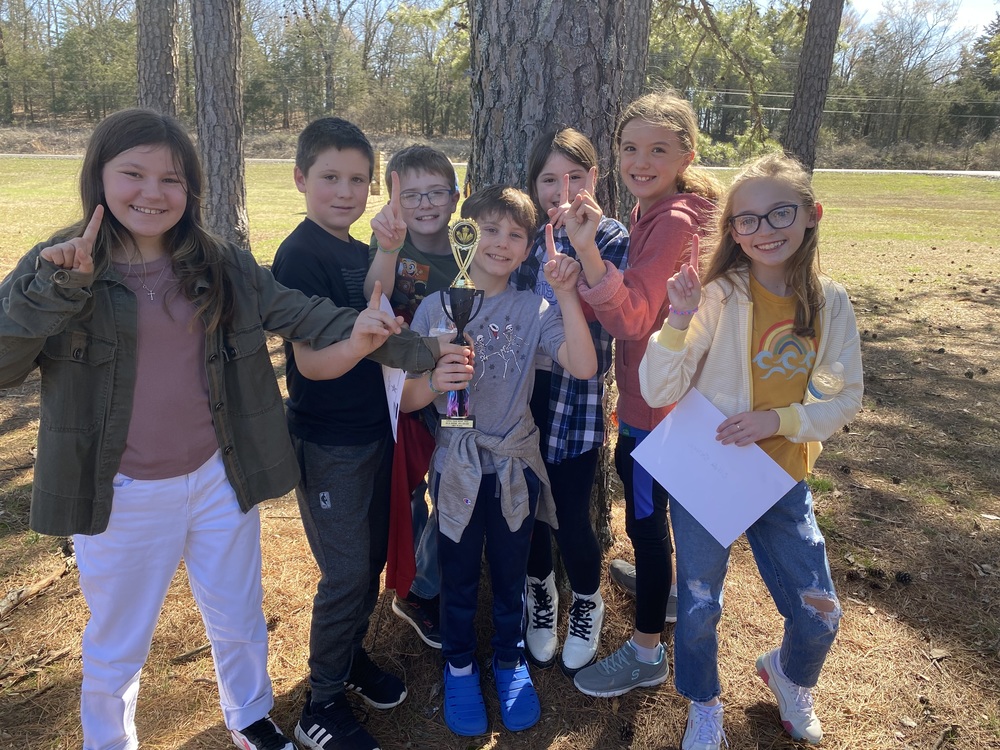 4th Grade Quiz Bowl Wins 1st Place | Paris Elementary School